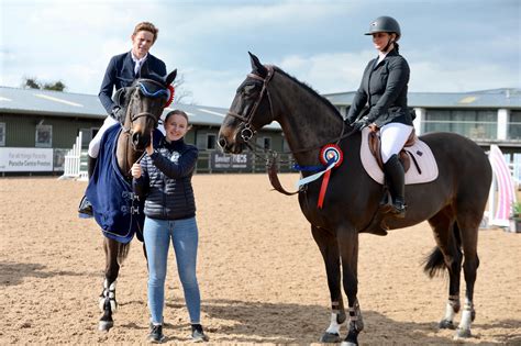 Ernest Connell Showjumper