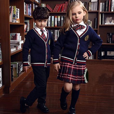 Zambetul Inimii Modele De Uniforme Scolare