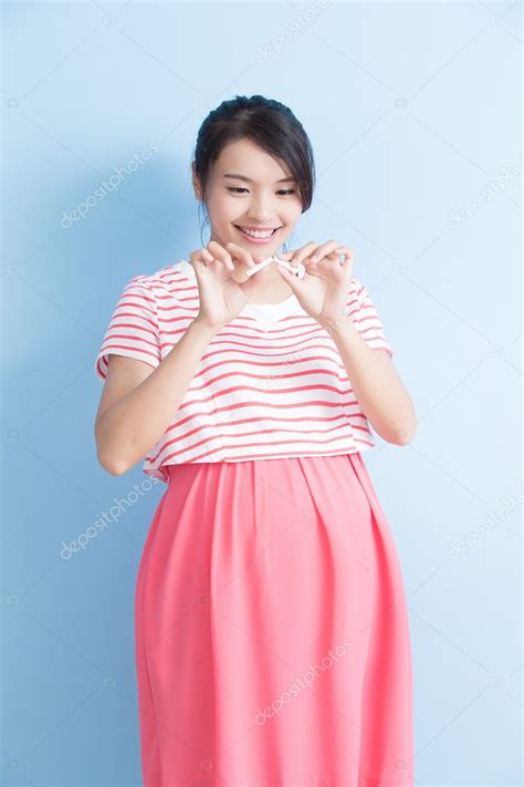 Pregnant Woman Quit Smoking Stock Photo By Ryanking