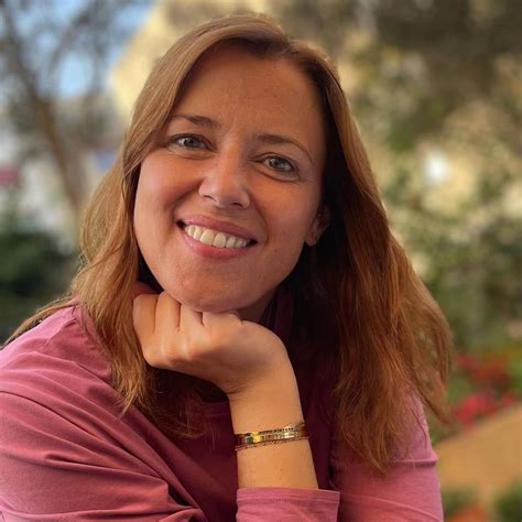 Mariana Alvim Operada à Cabeça Holofote Famosos