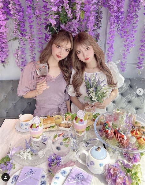 Viral Selebgram Kembar Hobi Operasi Plastik Ternyata Juga Foodies