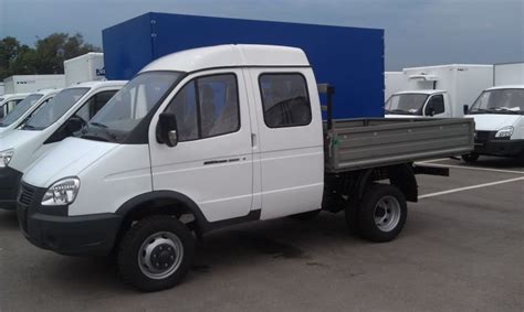 Автомобиль с двухрядной кабиной ГАЗ-330273