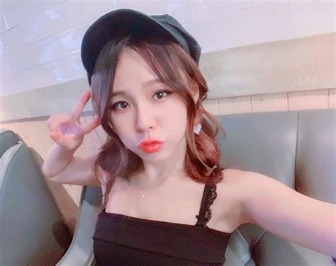 跟总统同台 好像有一点厉害喔 郑家纯 15p 宅男番号吧