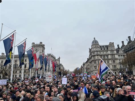 כ 100 אלף איש מפגן תמיכה ענק בישראל התקיים בלונדון Passportnews