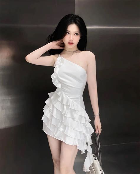 Ng M Nh N B S U T P G I Xinh M C V Y Tr Ng Tuy T P Cu N H T