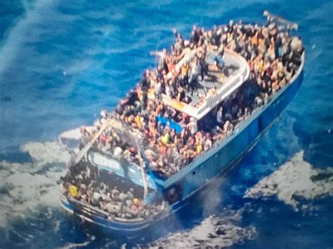 【衝撃映像】ボートで料理を作ろうとした女性、ミスって148人を殺してしまう ポッカキットポッカキット