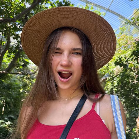 Karolina Protsenko Vlog Youtube