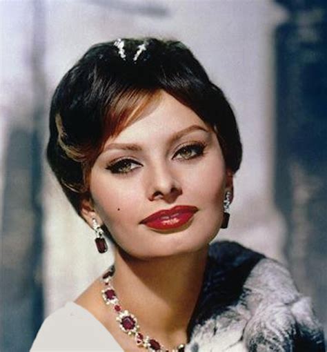 این زن ملکه زیبایی تاریخ ایتالیاست عکس ها و بیوگرافی سوفیا لورن