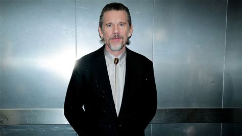 Ethan Hawke Nsfw Eating Comment Goes Viral Online With Fans Reacting