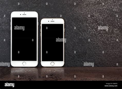 Iphone Plus Size Hi Res Stock Photography And Images Alamy