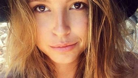 Chi è Marisa Papen La Modella Che Ha Posato Nuda Davanti Al Muro Del
