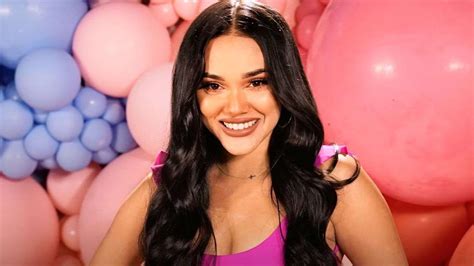 Who Is Love Island Usas Season 6 Social Media Ambassador Meet Cely