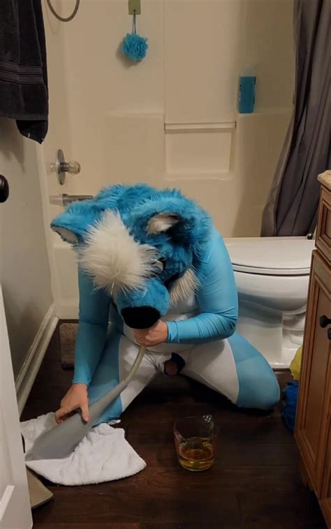 Fursuit Deepthroat Urinal