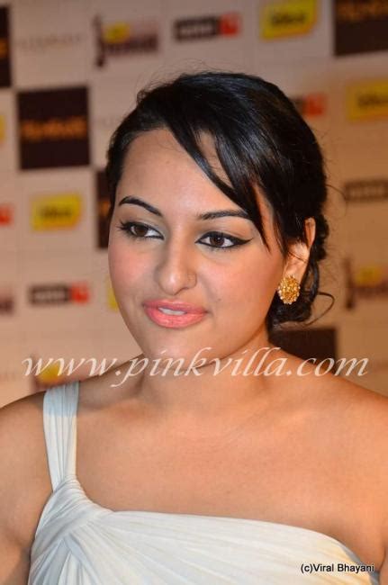 Indian Beauty Central Sonakshi Sinha Inspired Winged Eyeliner Look