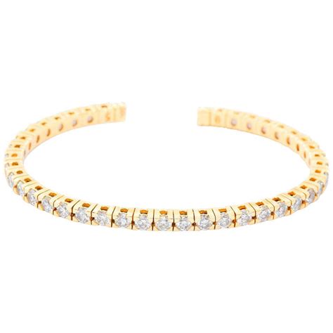 Beautiful 14 Karat Yellow Gold Sparkling Diamond Cuff Bracelet For Sale