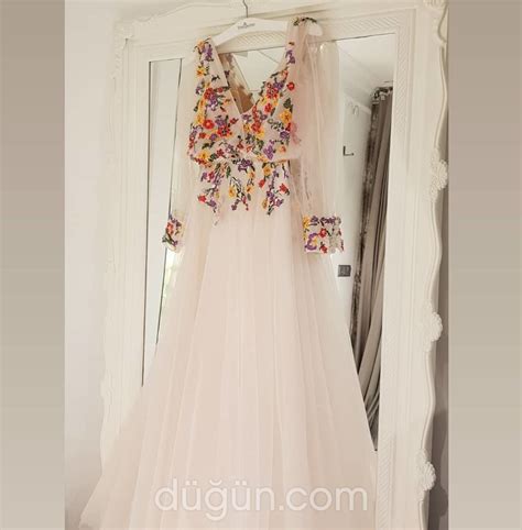 Dilek Süslüer Dls 10 Sırt Dekolteli V Yaka Modern Gelinlik