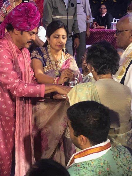 Venkatesh Neeraja Venkatesh Daggubatis Wife Wiki Biography Age