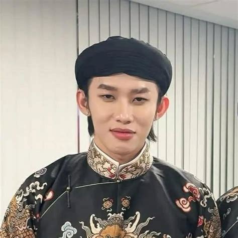 M I Ng I Khen Anh V Y Em C T H O Kh Ng