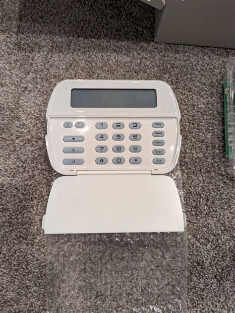Dsc Alarm Kit Pc1616 Control Panel Pk5501 Keypad Lc100 Motion And Enclosure Ebay