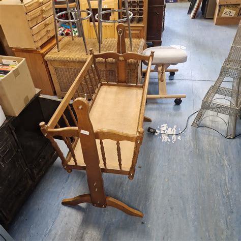 Serenade Babies Cot Badgers Auctions