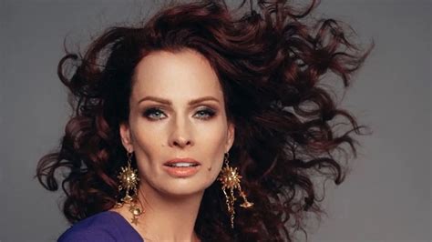 A Zuhany Alatt Pózol Dobó Kata Képek Origo