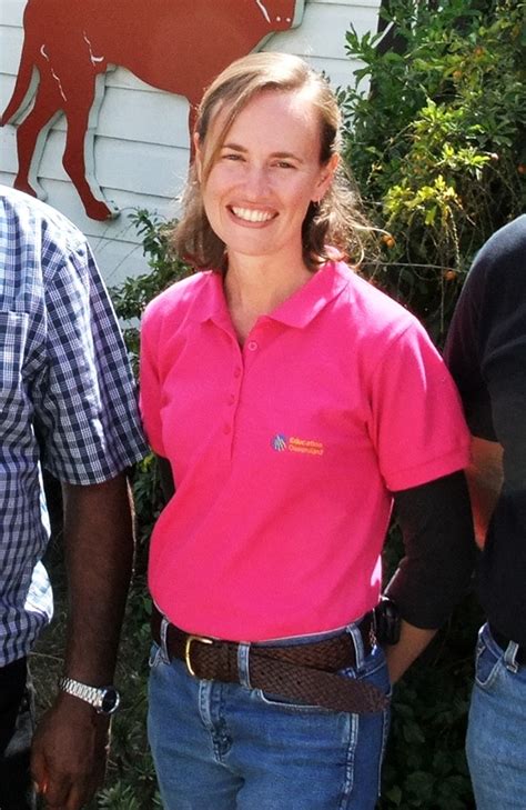 Queensland Police Shooting Stacey Train Grabbed Gun Before Fleeing As Her Romance With Gunmen