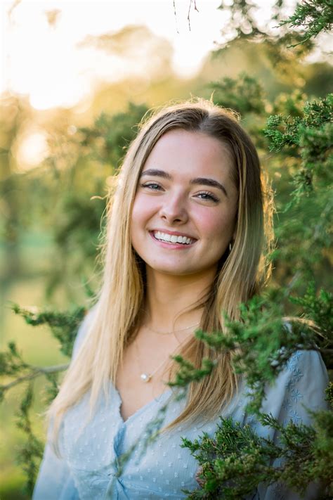 Downtown Knoxville Senior Portraits Tennessee Senior Portrait