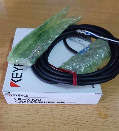 New Keyence Lr X100 ดิจิตอลเลเซอร์เซนเซอร์ แบบ Cmos รุ่นมาตรฐาน ชนิดสาย