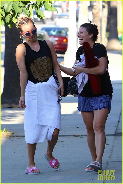 Kaley Cuoco Puts On Funny Faces To Make Her Friend Laugh Photo 3441358