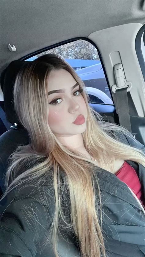 Pin En Viv En 2024 Fotos De Perfil Mujer Fotos De Chicas Reales Fotos De Mujeres Guapas