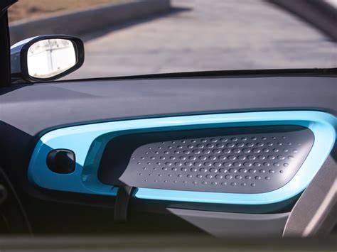 Сравнение Jac E30x и Xev Yoyo по характеристикам стоимости покупки и