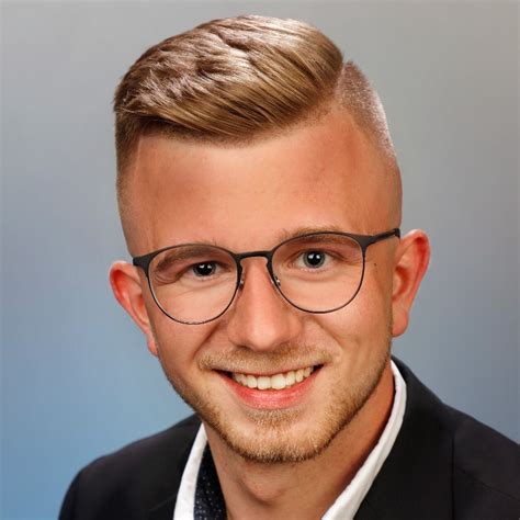 Dominik Mutter Webdesigner Selbstsändig Linkedin