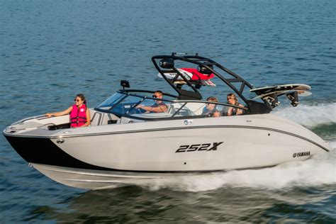 New 2026 Yamaha 252xe Power Boats Inboard In Gulfport Ms Powder