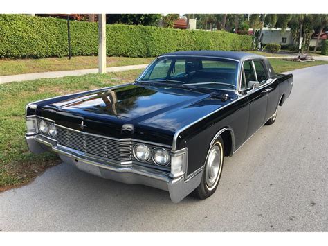 Custom 1968 Lincoln Continental