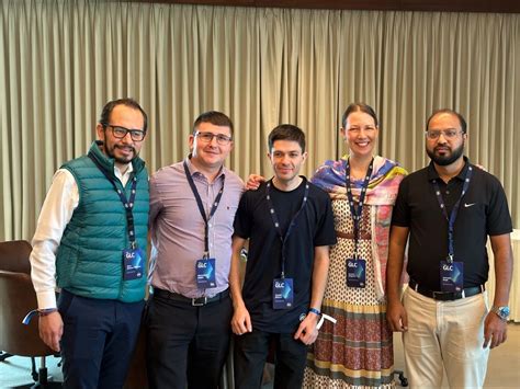 Immensly Honored To Meet And Congratulate Our 5 Iss Global Apple Award