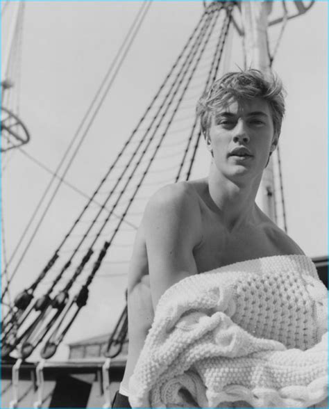 Lucky Blue Smith Is Sailor Chic For Es Magazine Cover Story The