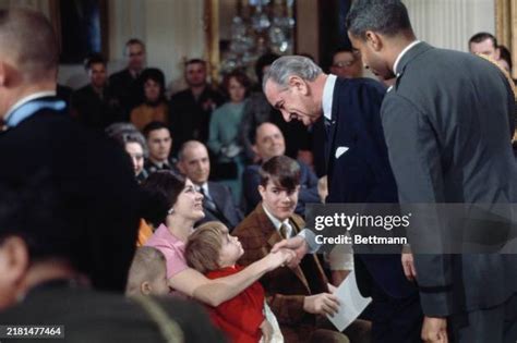 12 119 Stephen Johnson Photos And High Res Pictures Getty Images