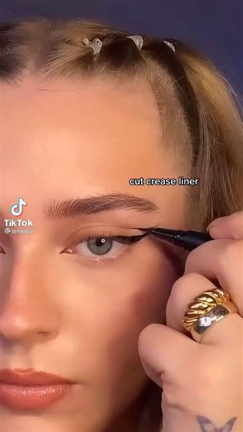 Applying Eyeliner Artofit