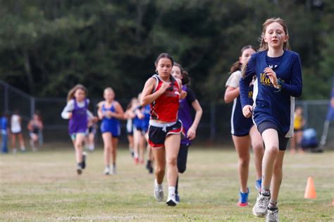 Linquist Wins Ihs Cross Country Race Garcia Leads Comets Chinook Observer