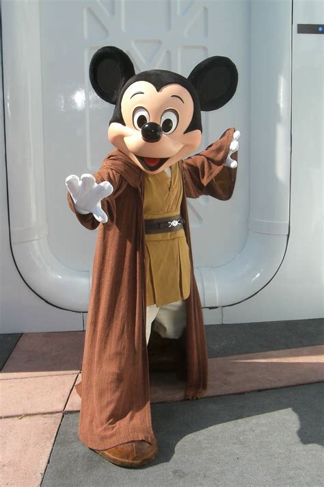 May The Force Be With You At Star Wars Weekends Guests May Experience