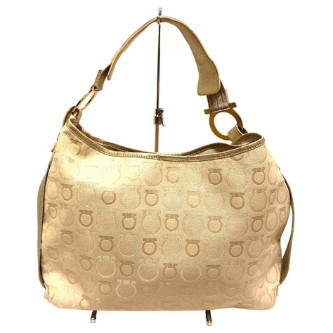 Salvatore Ferragamo Gancini Beige Leather Ref616840 Joli Closet