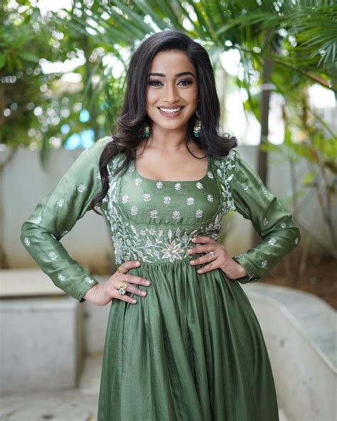 Vindhya Vishaka చీరకట్టులో మురిపిస్తున్న వింధ్య విశాఖ Namasthe