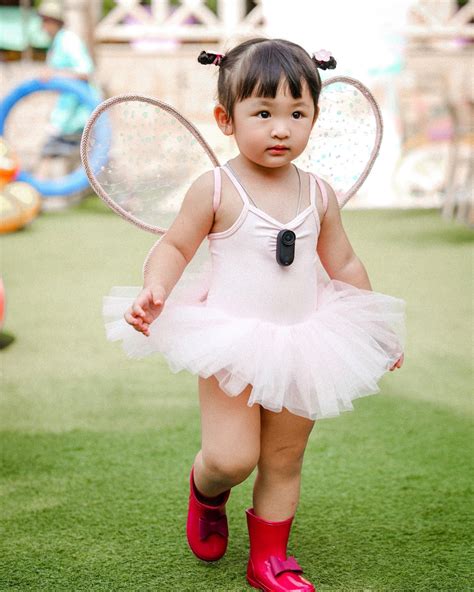 Mini Ele Mu 2岁的小肥腿 😋🧚🏻‍♀️💖 Giovannajeymu 2yearsold 24monthsold 🎠