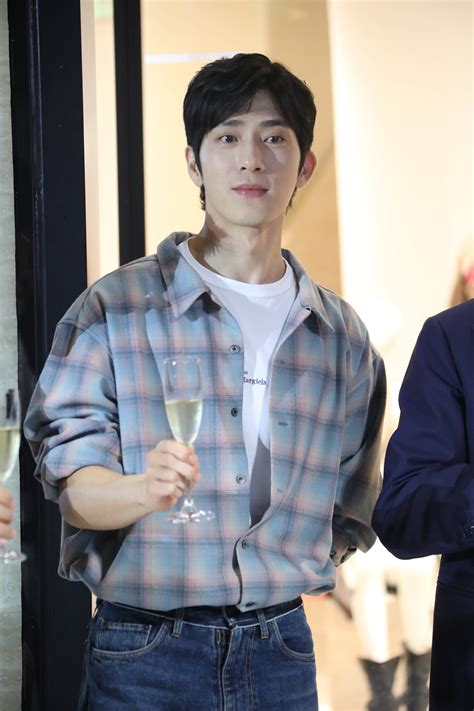 井柏然帅气现身品牌活动 分享如何让生活更有品味 搜狐大视野 搜狐新闻