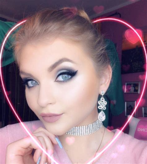 New Year Makeup Scrolller