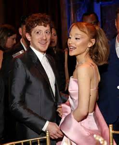 Fact Check Did Ariana Grande Announce Her Engagement To Ethan Slater