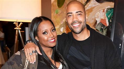 Cosby Show Star Pulliam Announces Engagement Good Morning America