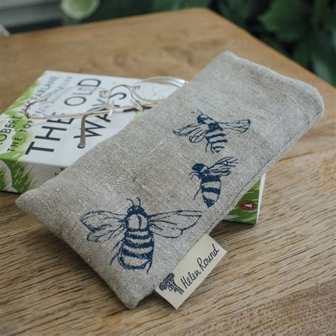 Bee Glasses Case Pure Linen