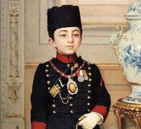 Envar Paşa Ve Iki Uçtaki Adaşı Enver Hoca Ile Enver Sedat Romanlara Taş çıkartacak Bir özet