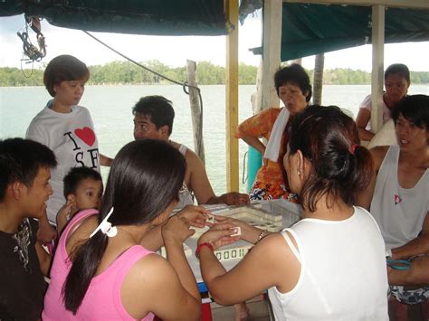 All About Bras Why Does My Bra Straps Keep Slipping Off My Shoulders